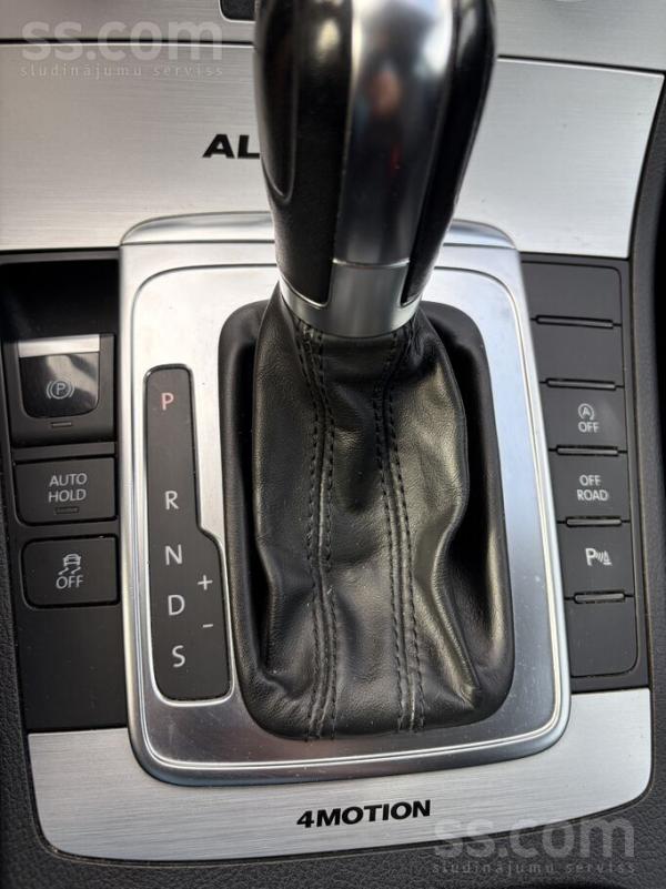 Melns Volkswagen Passat Alltrack 2012 Rīga, ar dzinēja tilpumu 2.00 L un nobraukumu 268 tūkst. km par 8500 €, foto 9 vietnē AUTOMOTO.COM.LV
