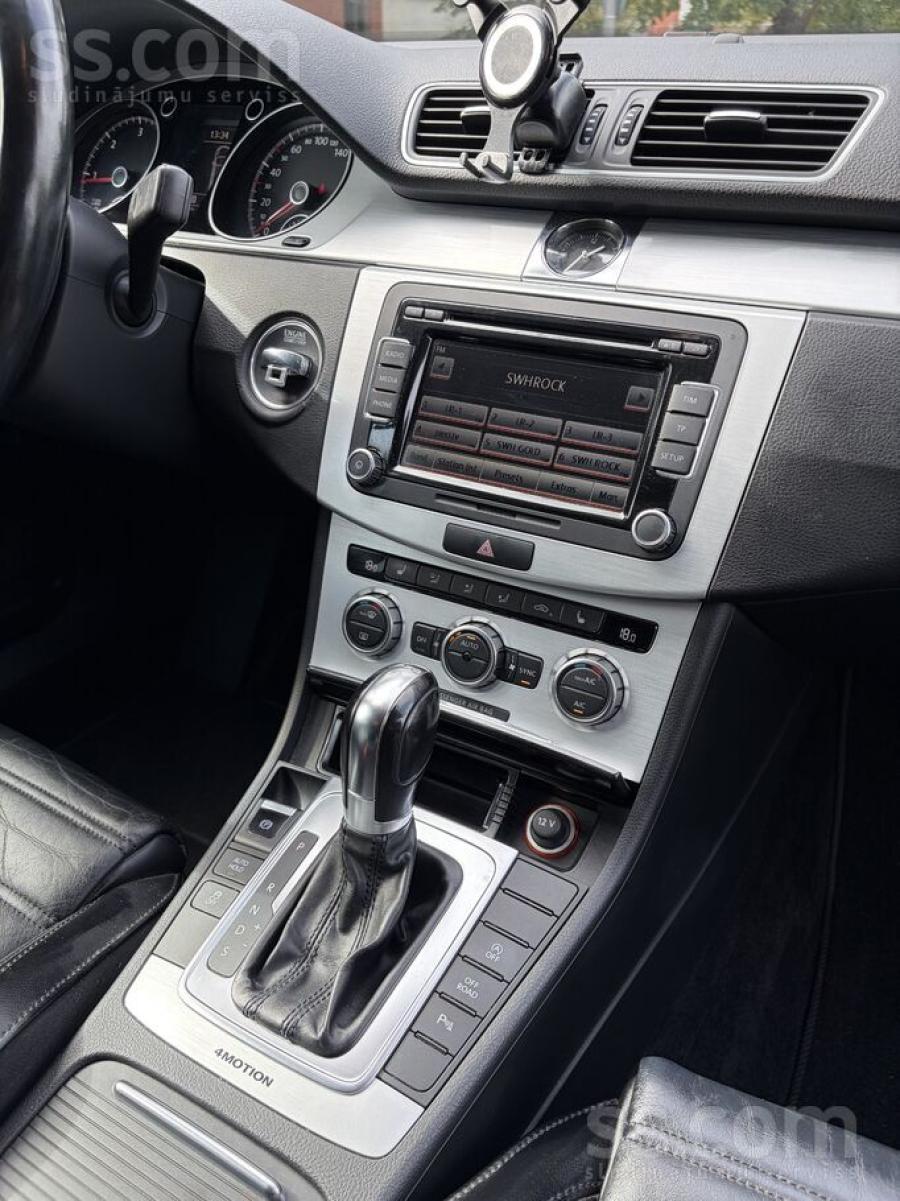 Melns Volkswagen Passat Alltrack 2012 Rīga, ar dzinēja tilpumu 2.00 L un nobraukumu 268 tūkst. km par 8500 €, foto 11 vietnē AUTOMOTO.COM.LV