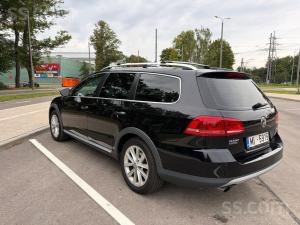 Black Volkswagen Passat Alltrack 2012 in Riga, with an engine capacity of 2.00 L and mileage of 268 thousand km for 8500 €, photo 5 on AUTOMOTO.COM.LV