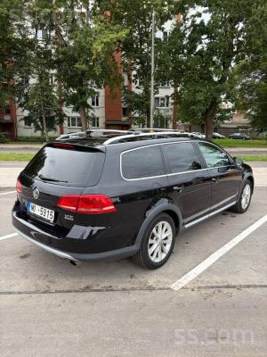 Black Volkswagen Passat Alltrack 2012 in Riga, with an engine capacity of 2.00 L and mileage of 268 thousand km for 8500 €, photo 7 on AUTOMOTO.COM.LV