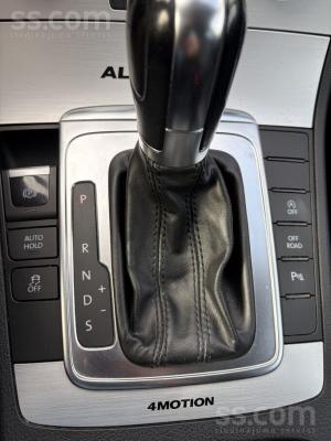 Black Volkswagen Passat Alltrack 2012 in Riga, with an engine capacity of 2.00 L and mileage of 268 thousand km for 8500 €, photo 9 on AUTOMOTO.COM.LV