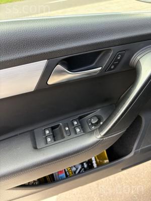 Black Volkswagen Passat Alltrack 2012 in Riga, with an engine capacity of 2.00 L and mileage of 268 thousand km for 8500 €, photo 14 on AUTOMOTO.COM.LV