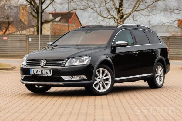 Black Volkswagen Passat Alltrack 2013 in Jelgava, with an engine capacity of 2.00 L and mileage of 295 thousand km for 8500 €, photo 5 on AUTOMOTO.COM.LV