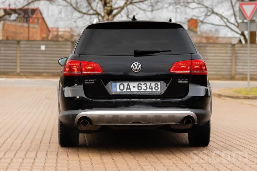 Melns Volkswagen Passat Alltrack 2013 Rīga, ar dzinēja tilpumu 2.00 L un nobraukumu 310 tūkst. km par 8500 €, foto 5 vietnē AUTOMOTO.COM.LV