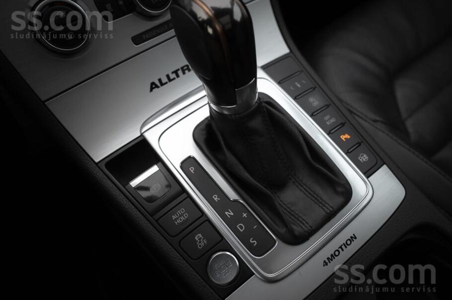 Melns Volkswagen Passat Alltrack 2013 Rīga, ar dzinēja tilpumu 2.00 L un nobraukumu 310 tūkst. km par 8500 €, foto 13 vietnē AUTOMOTO.COM.LV