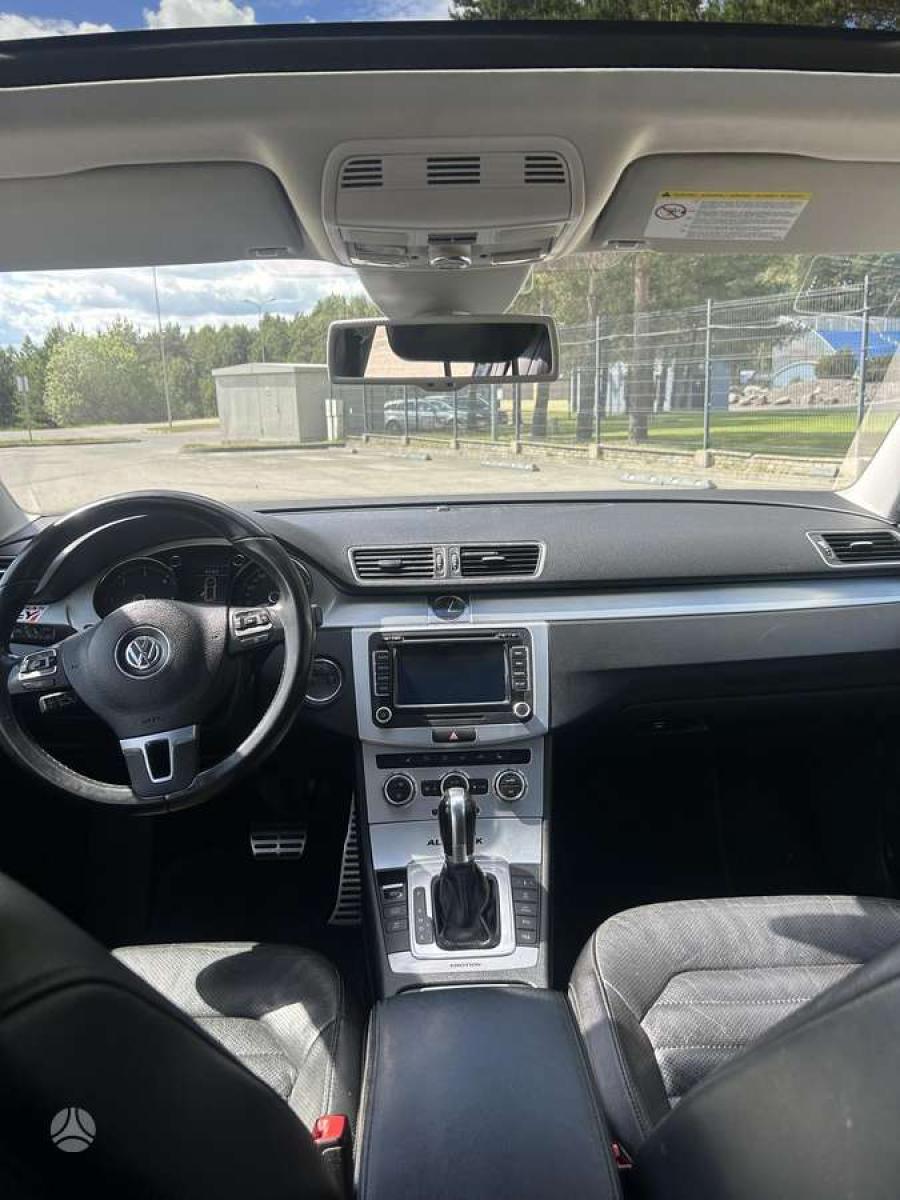 Melns Volkswagen Passat Alltrack 2013 Utena, ar dzinēja tilpumu 1.97 L un nobraukumu 280 tūkst. km par 7750 €, foto 5 vietnē AUTOMOTO.COM.LV