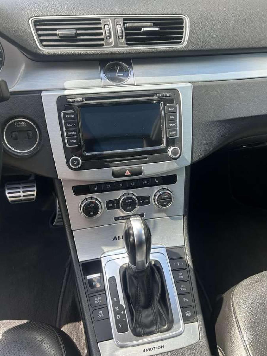Melns Volkswagen Passat Alltrack 2013 Utena, ar dzinēja tilpumu 1.97 L un nobraukumu 280 tūkst. km par 7750 €, foto 7 vietnē AUTOMOTO.COM.LV