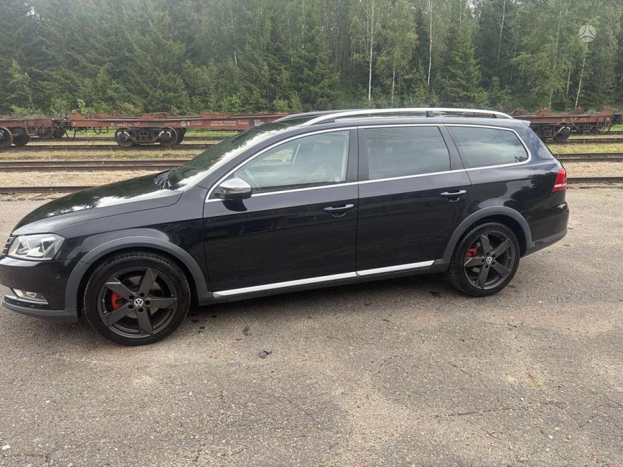 Melns Volkswagen Passat Alltrack 2013 Utena, ar dzinēja tilpumu 1.97 L un nobraukumu 280 tūkst. km par 7750 €, foto 15 vietnē AUTOMOTO.COM.LV