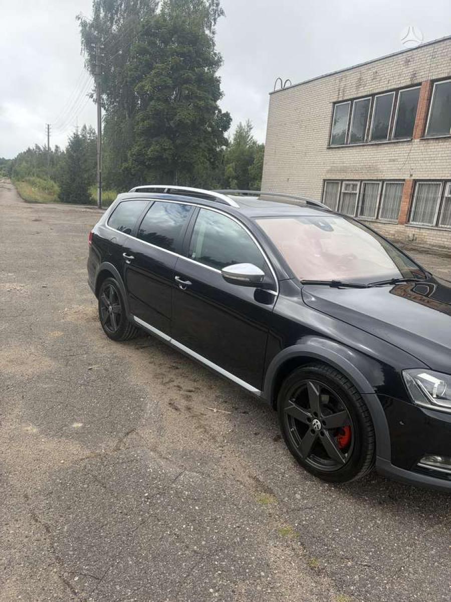 Melns Volkswagen Passat Alltrack 2013 Utena, ar dzinēja tilpumu 1.97 L un nobraukumu 280 tūkst. km par 7750 €, foto 18 vietnē AUTOMOTO.COM.LV