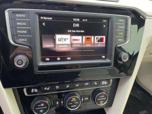 Black Volkswagen Passat Alltrack 2016 in Talsi, with an engine capacity of 2.00 L and mileage of 326 thousand km for 16550 €, photo 11 on AUTOMOTO.COM.LV