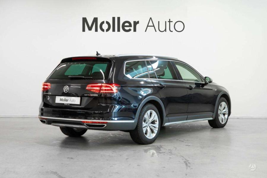 Black Volkswagen Passat Alltrack 2016 in Vilnius, with an engine capacity of 2.00 L and mileage of 272 thousand km for 11990 €, photo 4 on AUTOMOTO.COM.LV