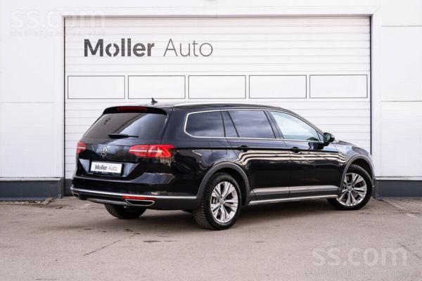 Black Volkswagen Passat Alltrack 2016 in Riga, with an engine capacity of 2.00 L and mileage of 156 thousand km for 13950 €, photo 3 on AUTOMOTO.COM.LV