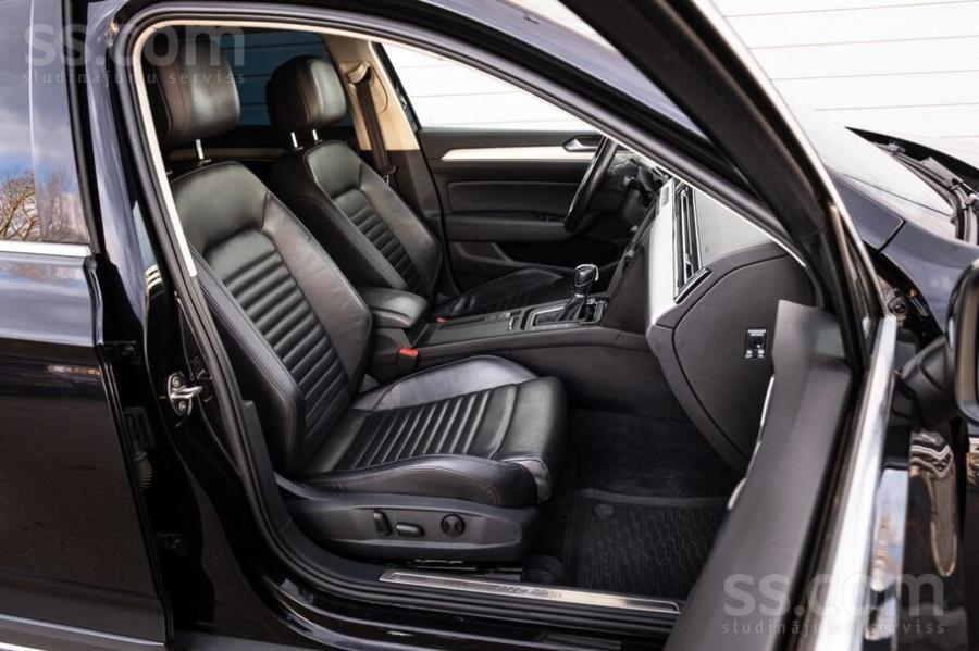 Black Volkswagen Passat Alltrack 2016 in Riga, with an engine capacity of 2.00 L and mileage of 156 thousand km for 13950 €, photo 7 on AUTOMOTO.COM.LV