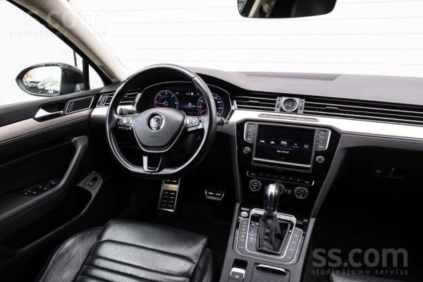 Black Volkswagen Passat Alltrack 2016 in Riga, with an engine capacity of 2.00 L and mileage of 156 thousand km for 13950 €, photo 8 on AUTOMOTO.COM.LV