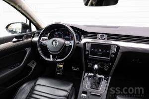 Black Volkswagen Passat Alltrack 2016 in Riga, with an engine capacity of 2.00 L and mileage of 156 thousand km for 13950 €, photo 9 on AUTOMOTO.COM.LV