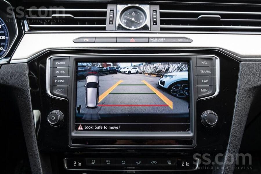 Black Volkswagen Passat Alltrack 2016 in Riga, with an engine capacity of 2.00 L and mileage of 156 thousand km for 13950 €, photo 11 on AUTOMOTO.COM.LV