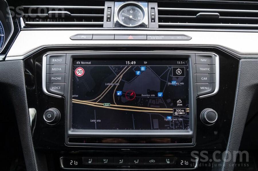 Black Volkswagen Passat Alltrack 2016 in Riga, with an engine capacity of 2.00 L and mileage of 156 thousand km for 13950 €, photo 12 on AUTOMOTO.COM.LV