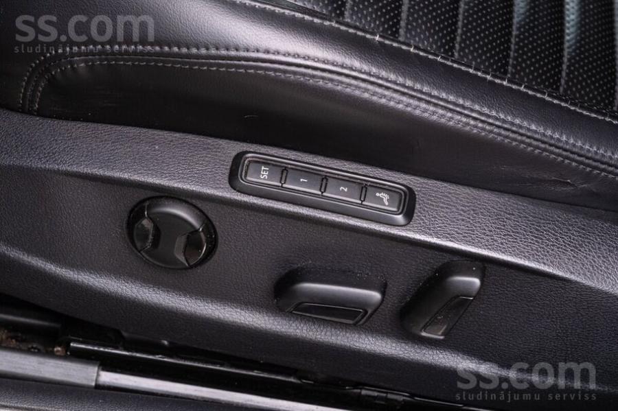 Black Volkswagen Passat Alltrack 2016 in Riga, with an engine capacity of 2.00 L and mileage of 156 thousand km for 13950 €, photo 23 on AUTOMOTO.COM.LV