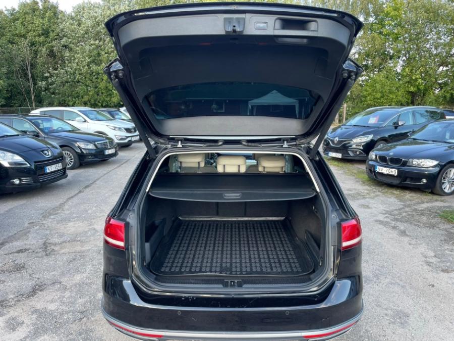 Melns Volkswagen Passat Alltrack 2016 Rīga, ar dzinēja tilpumu 2.00 L un nobraukumu 326 tūkst. km par 16550 €, foto 4 vietnē AUTOMOTO.COM.LV