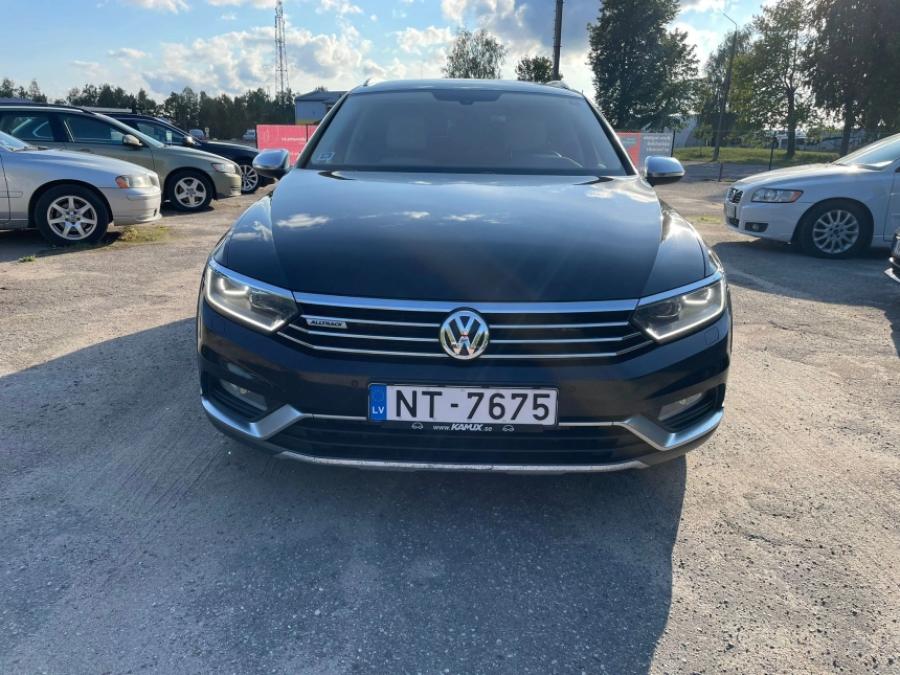 Melns Volkswagen Passat Alltrack 2016 Rīga, ar dzinēja tilpumu 2.00 L un nobraukumu 326 tūkst. km par 16550 €, foto 14 vietnē AUTOMOTO.COM.LV
