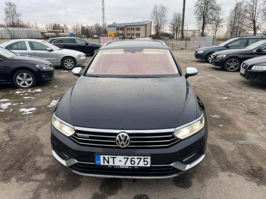 Melns Volkswagen Passat Alltrack 2016 Rīga, ar dzinēja tilpumu 2.00 L un nobraukumu 326 tūkst. km par 16550 €, foto 17 vietnē AUTOMOTO.COM.LV