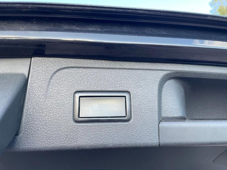 Melns Volkswagen Passat Alltrack 2016 Rīga, ar dzinēja tilpumu 2.00 L un nobraukumu 326 tūkst. km par 16550 €, foto 21 vietnē AUTOMOTO.COM.LV