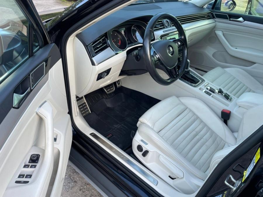 Melns Volkswagen Passat Alltrack 2016 Rīga, ar dzinēja tilpumu 2.00 L un nobraukumu 326 tūkst. km par 16550 €, foto 23 vietnē AUTOMOTO.COM.LV