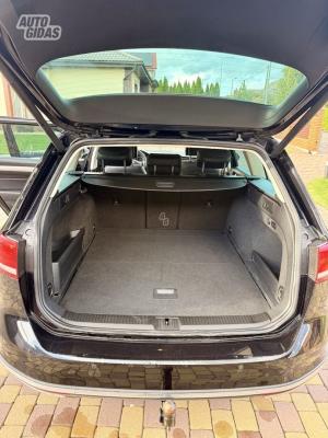 Melns Volkswagen Passat Alltrack 2016 Viļņa, ar dzinēja tilpumu 2.00 L un nobraukumu 300 tūkst. km par 10000 €, foto 7 vietnē AUTOMOTO.COM.LV