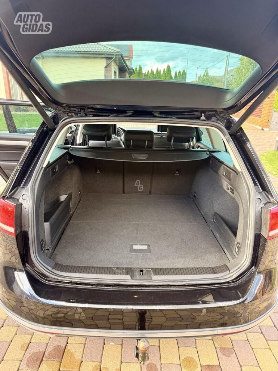 Melns Volkswagen Passat Alltrack 2016 Viļņa, ar dzinēja tilpumu 2.00 L un nobraukumu 300 tūkst. km par 10000 €, foto 7 vietnē AUTOMOTO.COM.LV