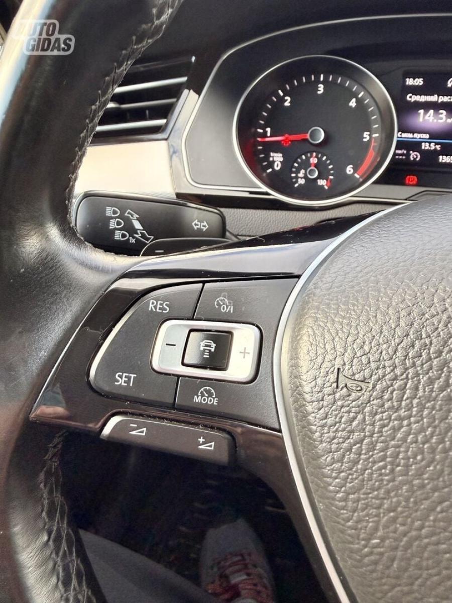 Melns Volkswagen Passat Alltrack 2016 Viļņa, ar dzinēja tilpumu 2.00 L un nobraukumu 300 tūkst. km par 10000 €, foto 8 vietnē AUTOMOTO.COM.LV