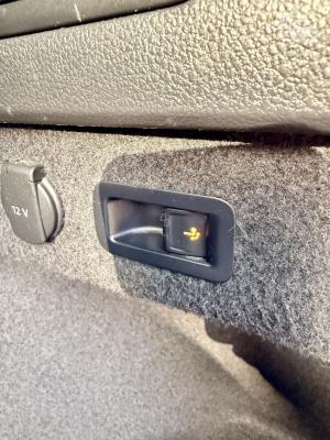 Melns Volkswagen Passat Alltrack 2016 Viļņa, ar dzinēja tilpumu 2.00 L un nobraukumu 300 tūkst. km par 10000 €, foto 12 vietnē AUTOMOTO.COM.LV
