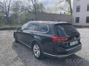 Black Volkswagen Passat Alltrack 2017 in Riga, with an engine capacity of 2.00 L and mileage of 298 thousand km for 15000 €, photo 4 on AUTOMOTO.COM.LV