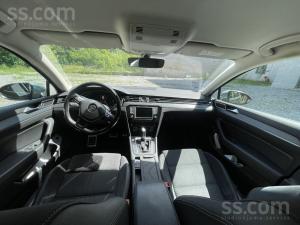 Black Volkswagen Passat Alltrack 2017 in Riga, with an engine capacity of 2.00 L and mileage of 298 thousand km for 15000 €, photo 9 on AUTOMOTO.COM.LV