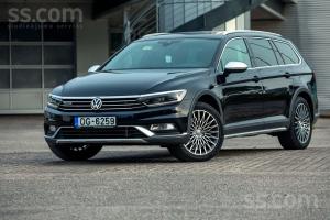 Melns Volkswagen Passat Alltrack 2017 Rīga, ar dzinēja tilpumu 2.00 L un nobraukumu 240 tūkst. km par 15250 €, foto  vietnē AUTOMOTO.COM.LV