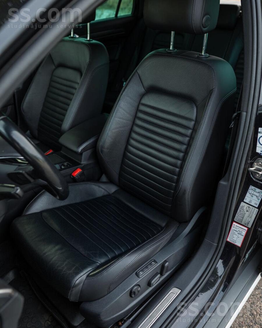 Melns Volkswagen Passat Alltrack 2017 Rīga, ar dzinēja tilpumu 2.00 L un nobraukumu 240 tūkst. km par 15250 €, foto 12 vietnē AUTOMOTO.COM.LV