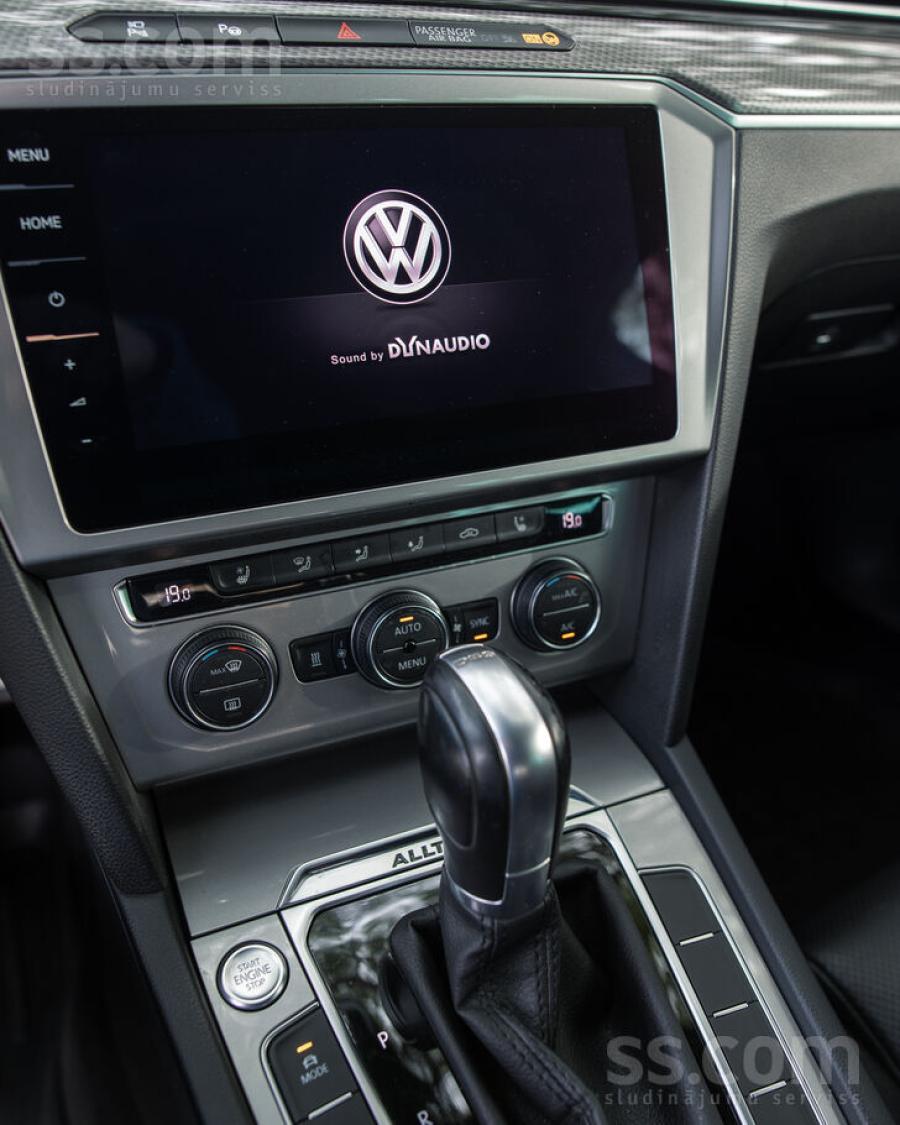 Melns Volkswagen Passat Alltrack 2017 Rīga, ar dzinēja tilpumu 2.00 L un nobraukumu 240 tūkst. km par 15250 €, foto 17 vietnē AUTOMOTO.COM.LV