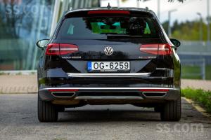 Melns Volkswagen Passat Alltrack 2017 Rīga, ar dzinēja tilpumu 2.00 L un nobraukumu 240 tūkst. km par 15250 €, foto 33 vietnē AUTOMOTO.COM.LV