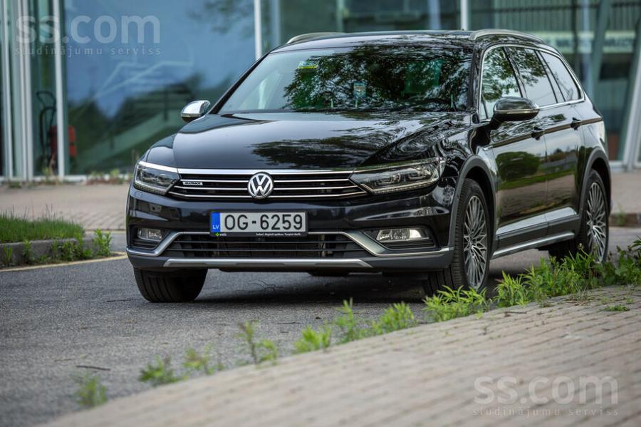 Melns Volkswagen Passat Alltrack 2017 Rīga, ar dzinēja tilpumu 2.00 L un nobraukumu 240 tūkst. km par 15250 €, foto 34 vietnē AUTOMOTO.COM.LV