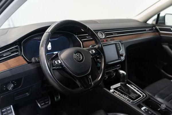 Melns Volkswagen Passat Alltrack 2017 Viļņa, ar dzinēja tilpumu 1.97 L un nobraukumu 197 tūkst. km par 13900 €, foto 10 vietnē AUTOMOTO.COM.LV