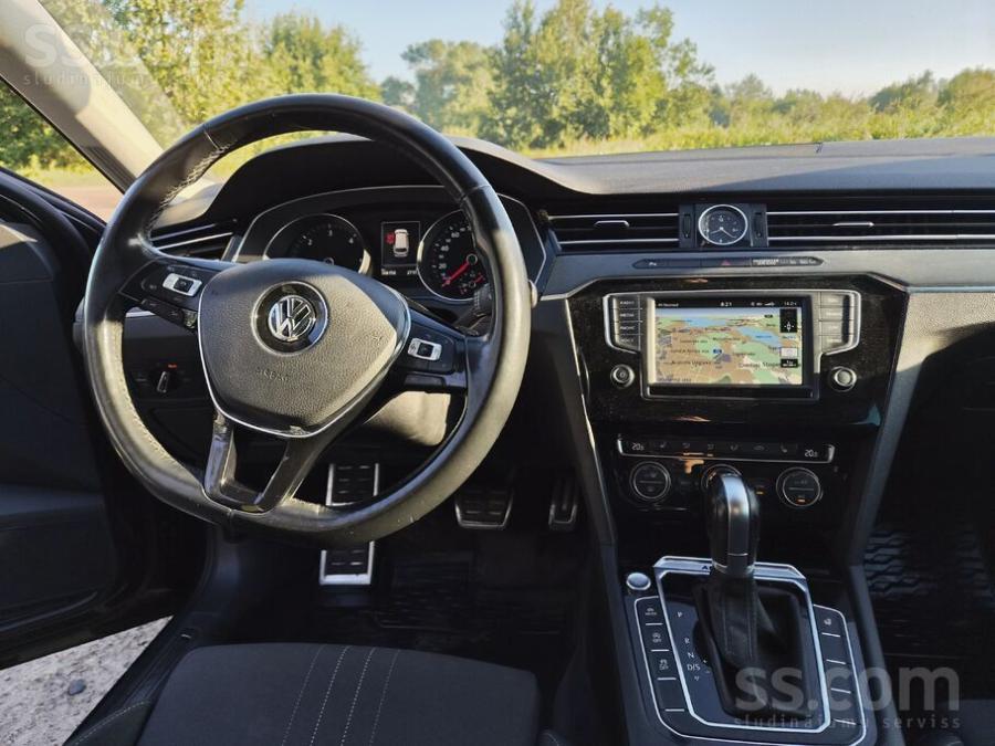 Black Volkswagen Passat Alltrack 2017 in Riga, with an engine capacity of 2.00 L and mileage of 308 thousand km for 10400 €, photo 8 on AUTOMOTO.COM.LV