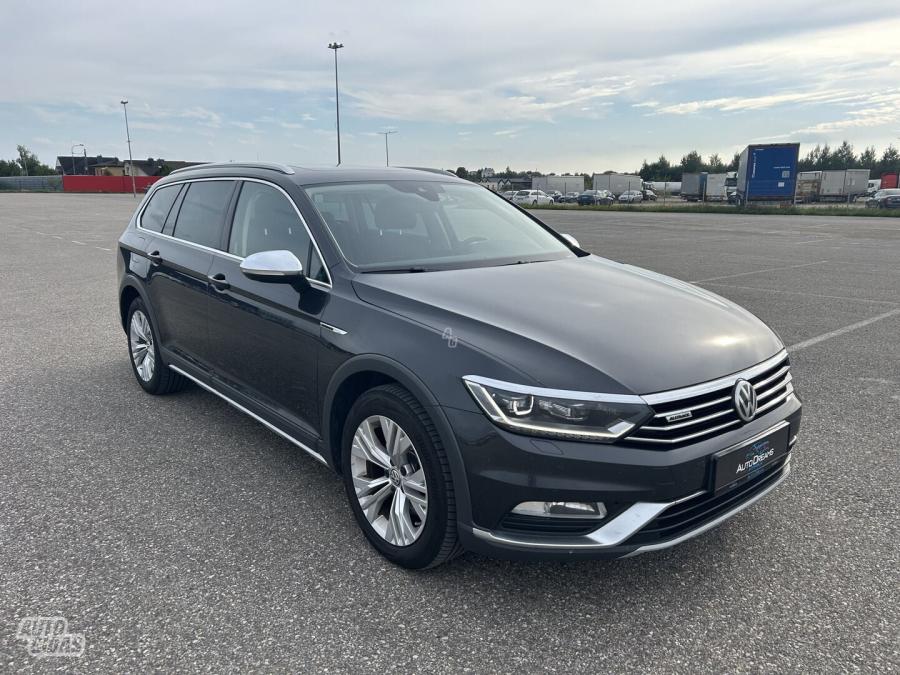 Black Volkswagen Passat Alltrack 2017 in Vilnius, with an engine capacity of 2.00 L and mileage of 309 thousand km for 15500 €, photo 4 on AUTOMOTO.COM.LV