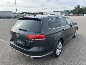 Black Volkswagen Passat Alltrack 2017 in Vilnius, with an engine capacity of 2.00 L and mileage of 309 thousand km for 15500 €, photo 6 on AUTOMOTO.COM.LV