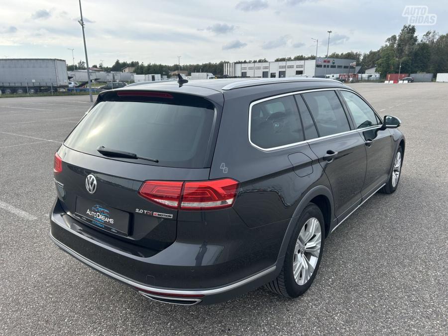 Black Volkswagen Passat Alltrack 2017 in Vilnius, with an engine capacity of 2.00 L and mileage of 309 thousand km for 15500 €, photo 6 on AUTOMOTO.COM.LV