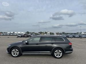 Black Volkswagen Passat Alltrack 2017 in Vilnius, with an engine capacity of 2.00 L and mileage of 309 thousand km for 15500 €, photo 9 on AUTOMOTO.COM.LV