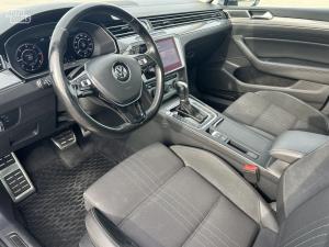 Black Volkswagen Passat Alltrack 2017 in Vilnius, with an engine capacity of 2.00 L and mileage of 309 thousand km for 15500 €, photo 10 on AUTOMOTO.COM.LV