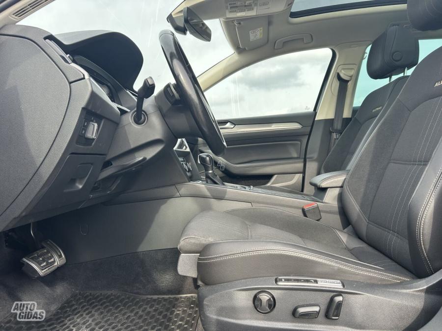 Black Volkswagen Passat Alltrack 2017 in Vilnius, with an engine capacity of 2.00 L and mileage of 309 thousand km for 15500 €, photo 12 on AUTOMOTO.COM.LV