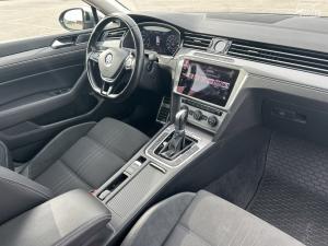 Black Volkswagen Passat Alltrack 2017 in Vilnius, with an engine capacity of 2.00 L and mileage of 309 thousand km for 15500 €, photo 14 on AUTOMOTO.COM.LV