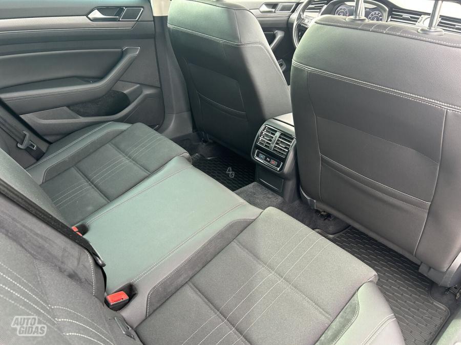 Black Volkswagen Passat Alltrack 2017 in Vilnius, with an engine capacity of 2.00 L and mileage of 309 thousand km for 15500 €, photo 15 on AUTOMOTO.COM.LV