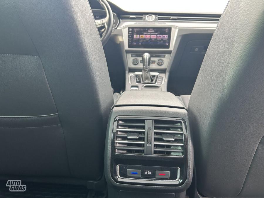 Black Volkswagen Passat Alltrack 2017 in Vilnius, with an engine capacity of 2.00 L and mileage of 309 thousand km for 15500 €, photo 16 on AUTOMOTO.COM.LV