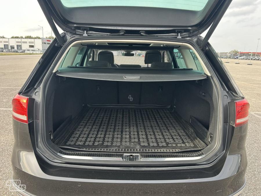 Black Volkswagen Passat Alltrack 2017 in Vilnius, with an engine capacity of 2.00 L and mileage of 309 thousand km for 15500 €, photo 21 on AUTOMOTO.COM.LV